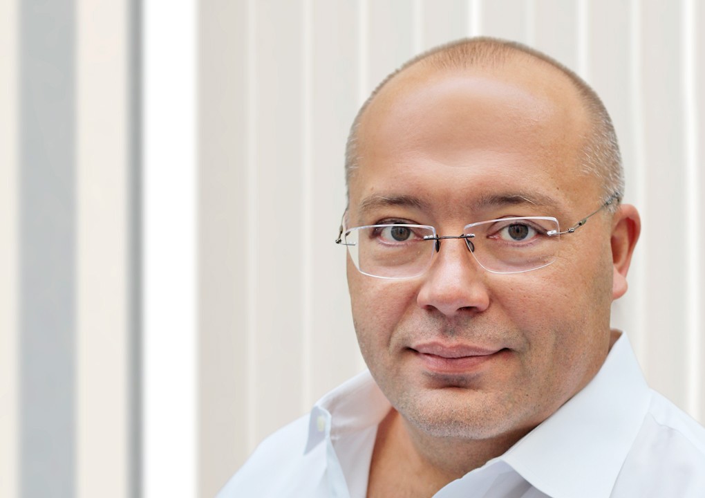 When to Have Spinal Surgery According to Dan Plev - Spinex Disc Clinic